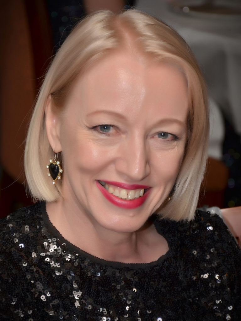 Jan Constantine - advantage > creative